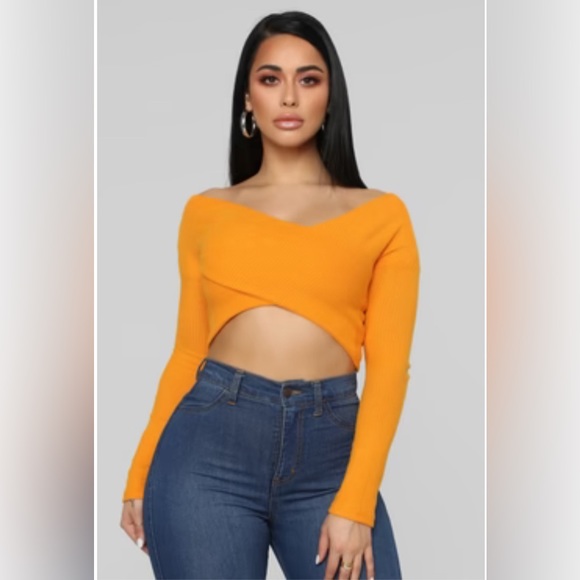 Fashion Nova | Tops | In The Middle Crop Top Large | Poshmark